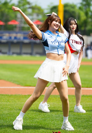 [사진]대만 친친,'신나게 뛰어요' - OSEN