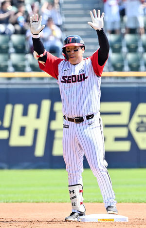 [사진]김현수,'시작이 좋아' - OSEN