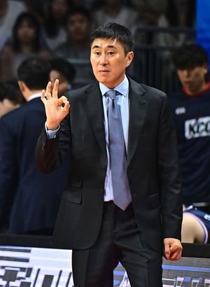 "우승으로 팬들에게 보답할 것... 마지막 기회라 생각" 이상민 KCC 감독의 진한 각오 - OSEN