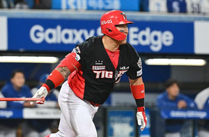 ‘안타 장인’ 최형우, 통산 2,500안타 눈앞…KBO 역사 쓴다 - OSEN