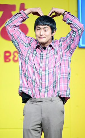 기안84, 물티슈 옆구리 뜯던 '기행84' 봉사·기부로 '선행84' 됐네 [Oh!쎈 이슈] - OSEN