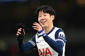 '우승 퍼즐 맞춘' SON, 벤치서 편하게 웃으며 EPL 최종전 직관... 발 부상 여파→휴식 취한다 - OSEN