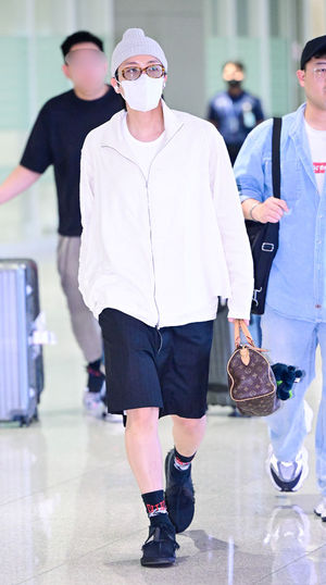 [사진]BTS 제이홉 귀국, '멀리서도 한눈에' - OSEN