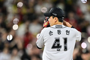 ‘대충격’ ERA 0.89 필승조, 어깨 근육 파열→최소 1개월 이탈…KIA 박정우는 햄스트링 부상→1군 말소 - OSEN