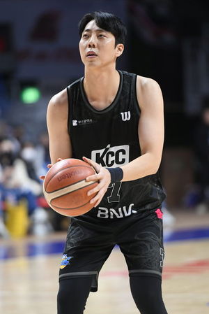 KT, 정창영과 FA 2년 계약 - OSEN