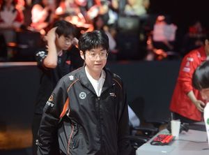 [LCK] 살아난 ‘파괴 전차’ 한화생명, T1 꺾고 2위 확정…’RtM’ 1시드 결정전 직행 - OSEN