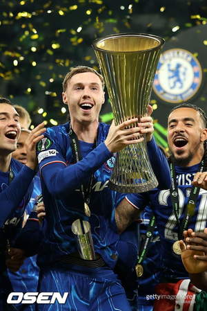 "천재 파머의 축구 보는 건 특권... 메시 보였다" 2도움 작렬+UECL 정상→최우수 선수 등극한 첼시 MF - OSEN