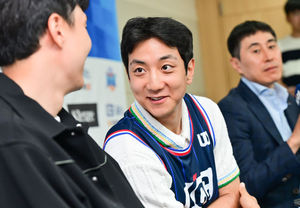 [사진]KCC 입단 허훈,'형만 믿어' - OSEN
