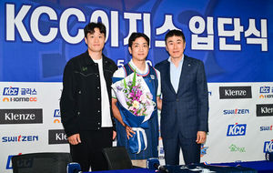 [사진]허훈 품은 KCC - OSEN