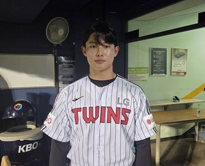 ‘155km’ 1라운드 신인, 문현빈-채은성 삼진 잡고 데뷔 첫 세이브…“아드레날린이 더 올라오는 느낌이었다” - OSEN