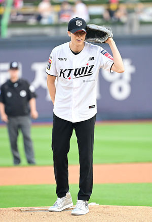 [사진]수원 마운드 오른 '플래시썬' 김선형, '이제는 KT' - OSEN