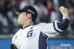 갈피 못 잡았던 김진욱, 149km에 설렜는데…허무하게 공 1개로 필승조 시험 종료 - OSEN