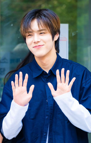 [사진]82메이저(82MAJOR) 황성빈,'즐거운 사전투표' - OSEN