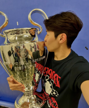 "꼭 우승"→못 뛰었지만 'UCL 우승 멤버' 이강인, 8월 또 트로피 수확?... UEL 최종 승자 'SON 있는' 토트넘 만난다→단 잔류해야 가능 - OSEN