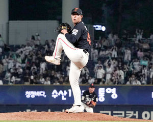 "생각만큼 안 나왔다" 155km 던지고 아쉽다니…한화에 또 등장한 파이어볼러, 9R 기적 쓰나 - OSEN