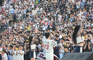 ‘역대급 흥행 보인다’ 프로야구, 3일 10만 관중 운집→역대 최소경기 500만 관중 달성 - OSEN