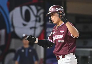 송성문 6타점 대활약! 9득점 폭발, 키움 롯데전 첫 승...빛바랜 전준우 2000안타 대기록 [부산 리뷰] - OSEN