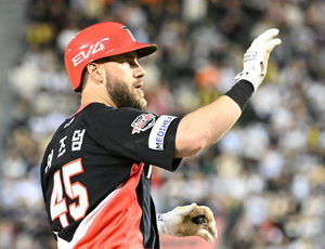 ‘韓슈퍼스타 부상에 3루수 이동’ ML 88홈런 강타자, 최대 고충이 도영앓이라니 “김도영 정말 많이 그리워” - OSEN