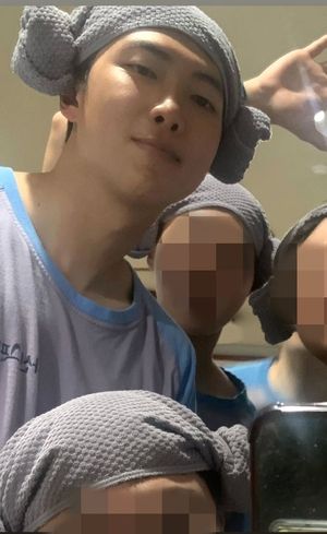 방탄소년단 RM...전역 4일 남았다 "찜질방서 양머리 모습 포착" - OSEN