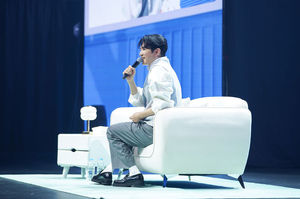 god 데니안, 솔로 데뷔 18주년 팬미팅 성료 "쉬지 않고 달려와" - OSEN