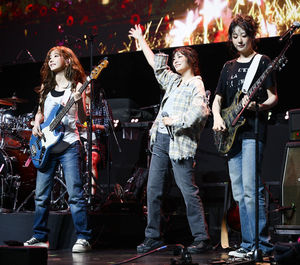 [사진]QWER '컴백' - OSEN