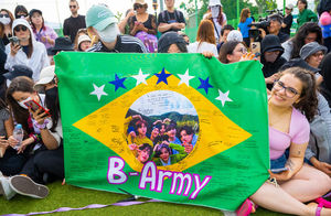 [사진]BTS 뷔-RM 전역을 축하해요 - OSEN