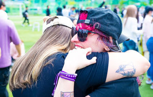 [사진]해외 아미들 "BTS 뷔-RM 군제대에 눈물" - OSEN