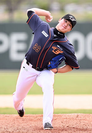 투수 유망주 이렇게 많을 수가, 한화 1R 우완도 군대서 돌아왔다…퓨처스 복귀전 2이닝 노히트 호투 '최고 148km' - OSEN