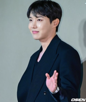 "팬 위해 스튜디오FLEX" BTS 제이홉, 컴백 동시에 '미담' 폭발 - OSEN