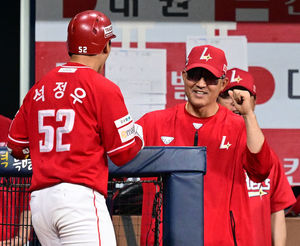 [사진]모든 점수 홈런으로 만드는 SSG - OSEN