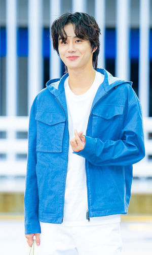 [사진]NCT 정우,'손하트는 쑥스러워' - OSEN