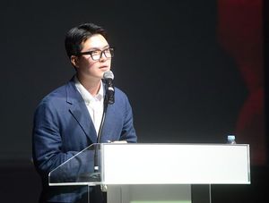 ‘구마유시’ vs ‘스매시’ 주전 논란…안웅기 T1 COO, “최종 결정, 조 마쉬 CEO 아닌 코칭스태프 결정” - OSEN