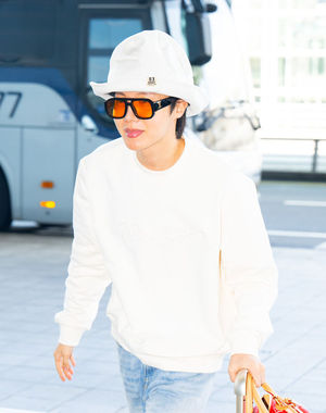 [사진]BTS 제이홉,'패션 아이템 한가득' - OSEN