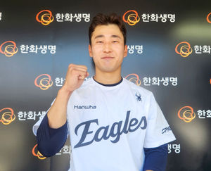 "내가 1군서 뛸 수 있을까" 한화 내야진 넘치는데…7kg 늘어 돌아온 2군 홈런왕도 경쟁 합류 - OSEN