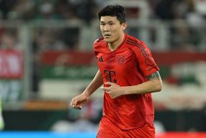 김민재, PL 챔피언 리버풀의 새 수비 기둥 될까..."주축 선수 노쇠화 + FA행 유력" - OSEN