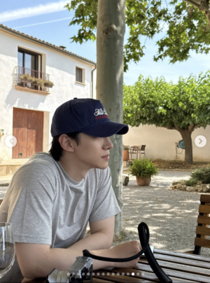 이준호, 섹시한데 귀엽다..바르셀로나 와이너리 밝힌 잘생김 - OSEN