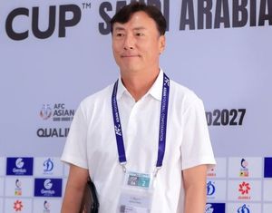 ‘15년 만의 AFC 예선 승리’ 라오스 축구 한단계 업그레이드시킨 하혁준 감독 - OSEN