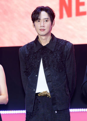 [사진]박성훈,'팬들 만나 설레' - OSEN