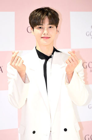 ‘얼굴 천재’ 송강, 軍 전역 후 ‘포핸즈’로 복귀할까..“검토 중인 작품 중 하나” [공식입장] - OSEN