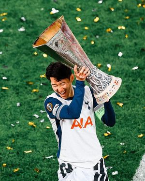 "손흥민 미국행 관심" 깜짝 가능성 커진다...英 BBC '비피셜' 메시와 맞대결 가능! "MLS 재계약 확신 중" - OSEN