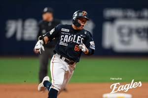 ‘안타-안타-안타-안타-안타’ 2차례 드래프트 탈락→육성선수→데뷔 첫 타석 3루타, 2G 9타수 8안타 인생 역전이 보인다 - OSEN