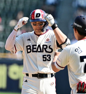 2군행 통보→사구→갈비뼈 실금→日 재활…78억 FA 1루수, 28일 만에 타석 섰다 ‘퓨처스 복귀전 어땠나’ - OSEN