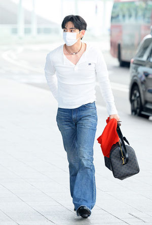 [사진]BTS 뷔,'출국길 화보' - OSEN