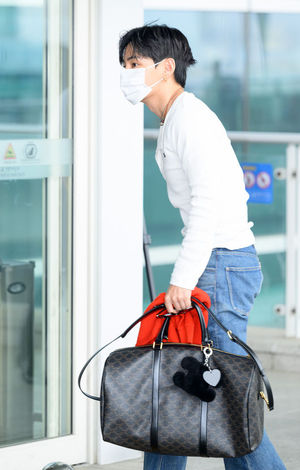 [사진]BTS 뷔,'시크한 발걸음' - OSEN