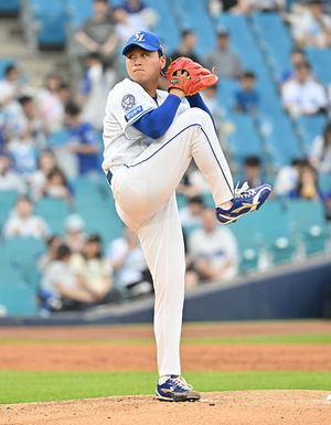 [사진] 역투하는 이승현 - OSEN