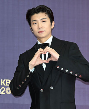 ‘7년만 솔로’ 2PM 장우영, 컴백 오래걸린 이유 “완벽하고 싶더라” (‘컬투쇼’) - OSEN