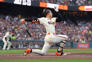 무사 만루에 삼진이라니…7번 내려간 이정후, 내야 안타→쐐기 타점으로 만회 '3연승 기여' [SF 리뷰] - OSEN