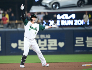 재활 경기 밀어쳐 115m 홈런, 부상 복귀하면 리그 폭격했던 150억 FA, 희망을 쏘았다 - OSEN