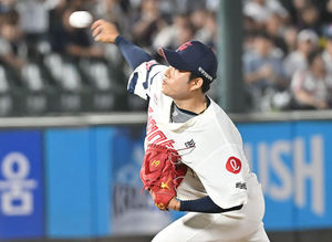 [사진] 역투하는 김강현 - OSEN