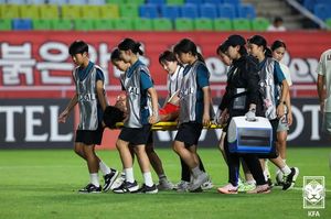 [공식발표] '중국 GK와 충돌' 2004년생 전유경, 부상으로 낙마...신상우호, 대체발탁도 못한다 - OSEN